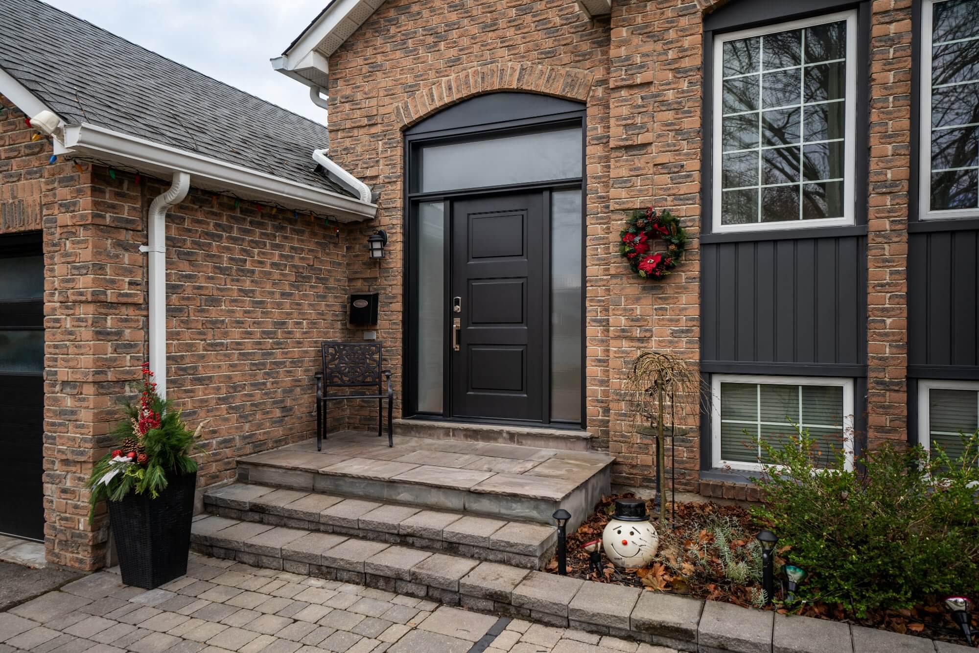 Contemporary 2-Panel Door Edge Smooth | MASTERGRAIN
