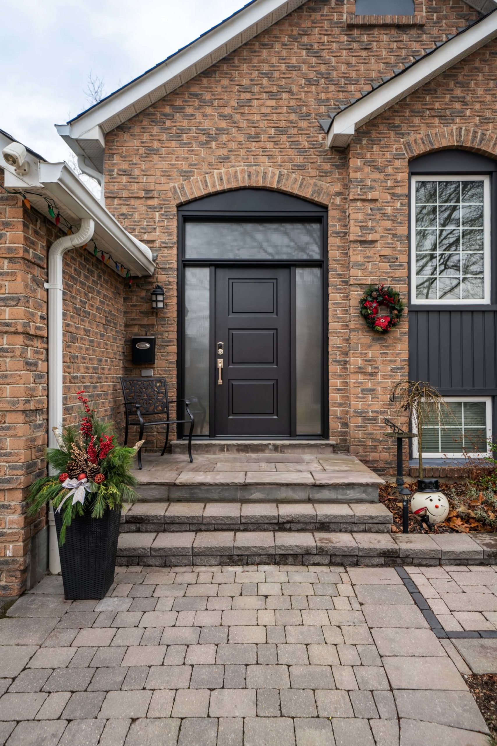 Contemporary 2-Panel Door Edge Smooth | MASTERGRAIN